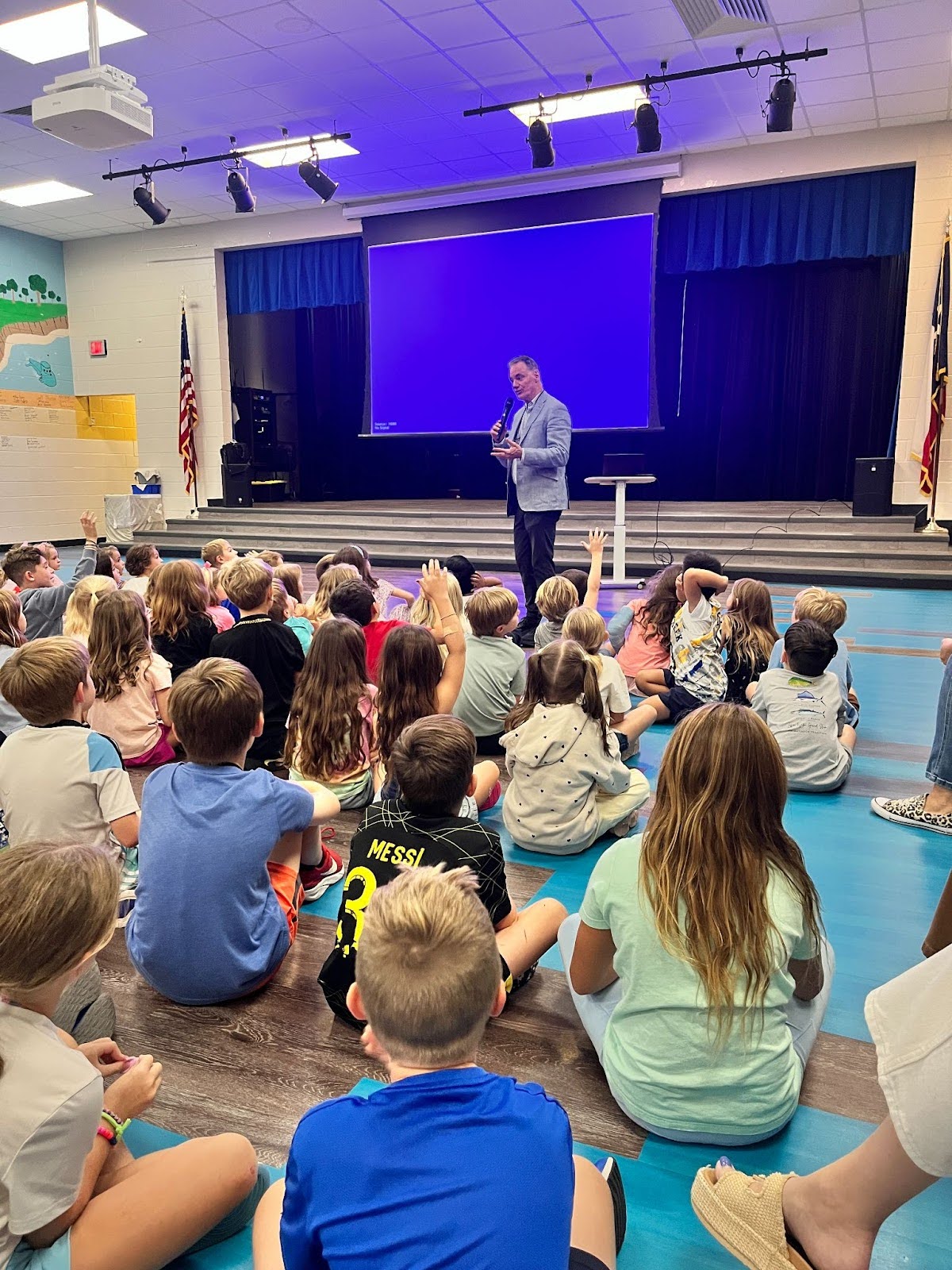 Author, Bruce Cameron, visits PCE – Prairie Creek Elementary